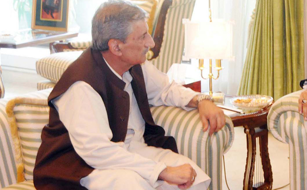 Haji Ghulam Bilour calls on PM - Business & Finance - Business Recorder
