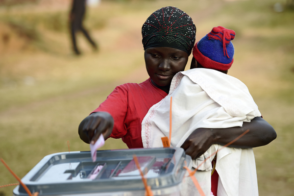 Second day of voting in chaotic Uganda election - World - Business Recorder