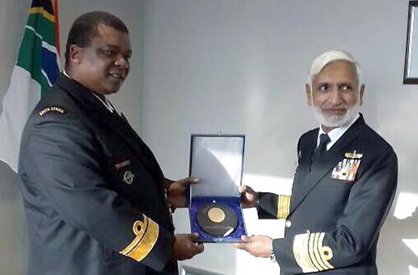 Admiral Zakaullah, South African Navy officer discuss bilateral naval ...