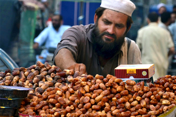Why Do Muslims Break Their Fast With Dates? - Business Recorder