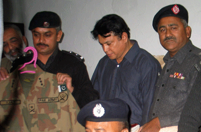 Karachi Police arrest fake army general - Business Recorder