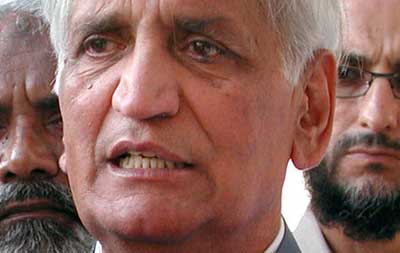 Bilour urges political parties to avoid politicking on war against ...