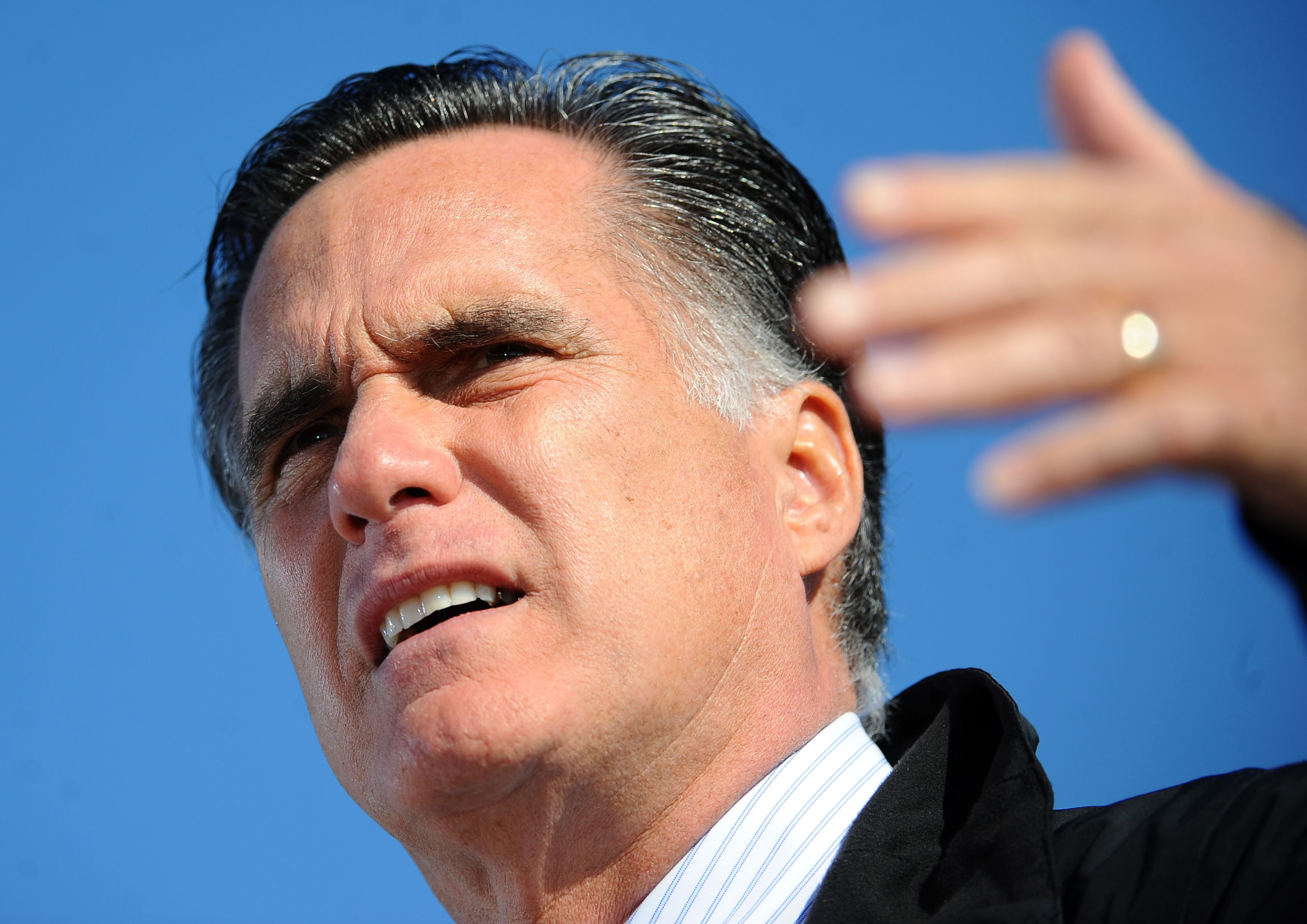 Romney campaigns in Ohio, Pennsylvania on election day - Business Recorder