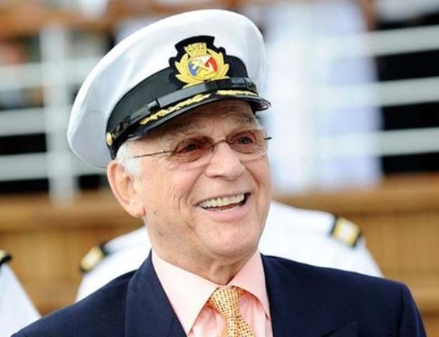 ‘Love Boat’ captain Gavin MacLeod dies - Life & Style - Business Recorder