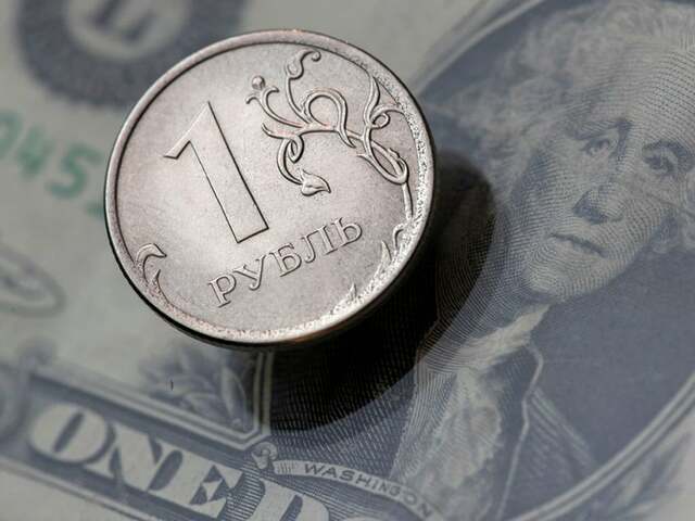 Rouble sinks, stocks plunge as Russia recognises Ukraine breakaway ...