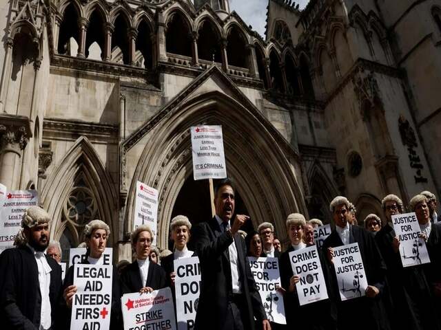 UK drivers in go-slow protest over surging fuel prices - Business Recorder