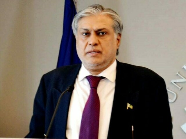 Dar appears before NAB court, seeks cancellation of arrest warrant ...