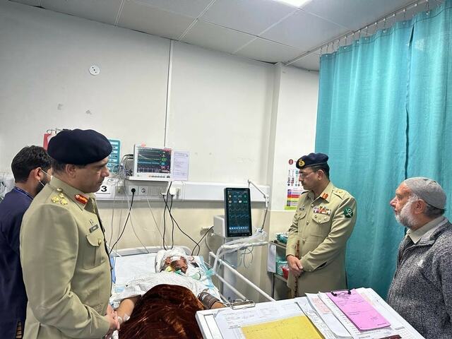 COAS visits CMH, meets officers, soldiers injured during Bannu ...