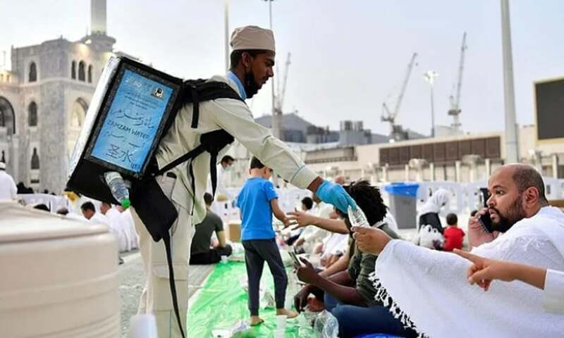 Saudi govt says will be charging for Aab-e-Zam Zam - Business Recorder