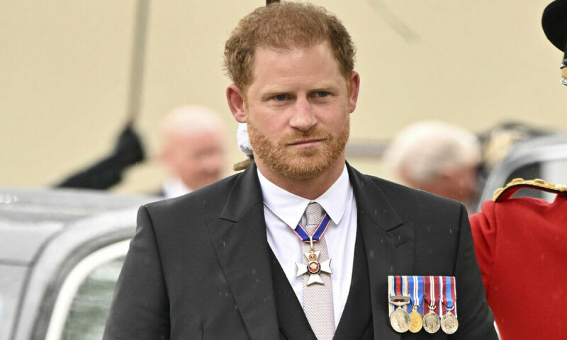 Smiling Prince Harry arrives at Westminster Abbey - World - Business ...