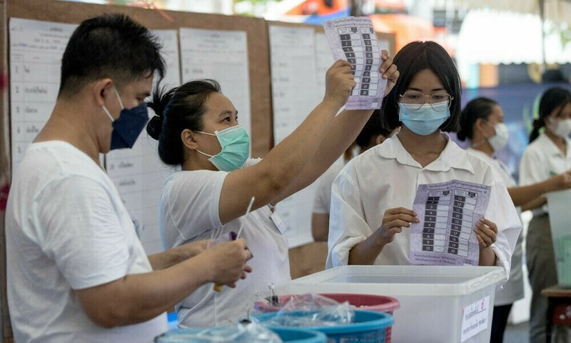 Thais reject army-backed govt, opposition to open coalition talks - Business Recorder