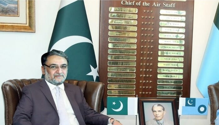 Minister visits POF - Pakistan - Business Recorder