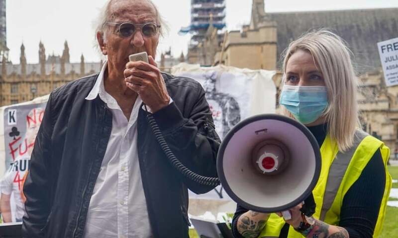 Campaigning journalist John Pilger dies aged 84 - World - Business Recorder