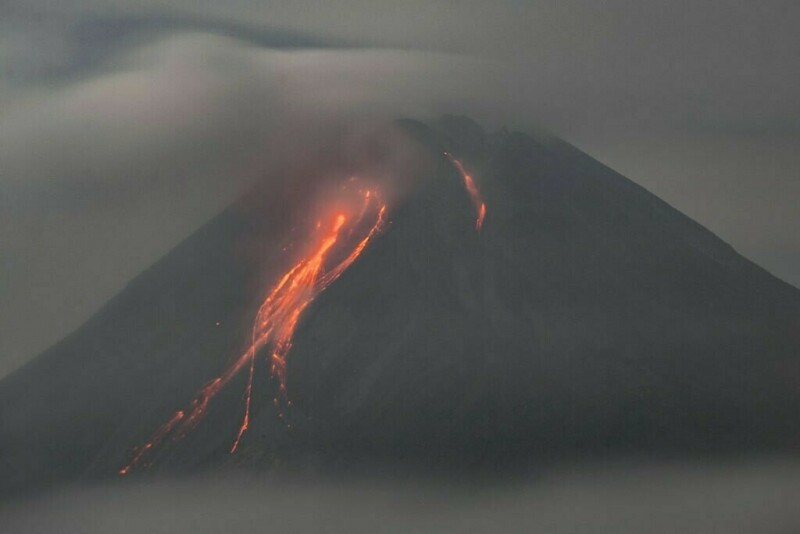 Hundreds evacuated after Indonesia’s Ruang volcano erupts - World ...