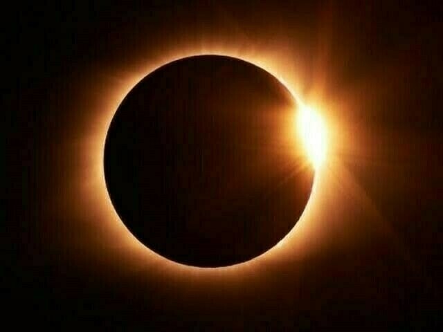 North America experiences total solar eclipse - World - Business Recorder