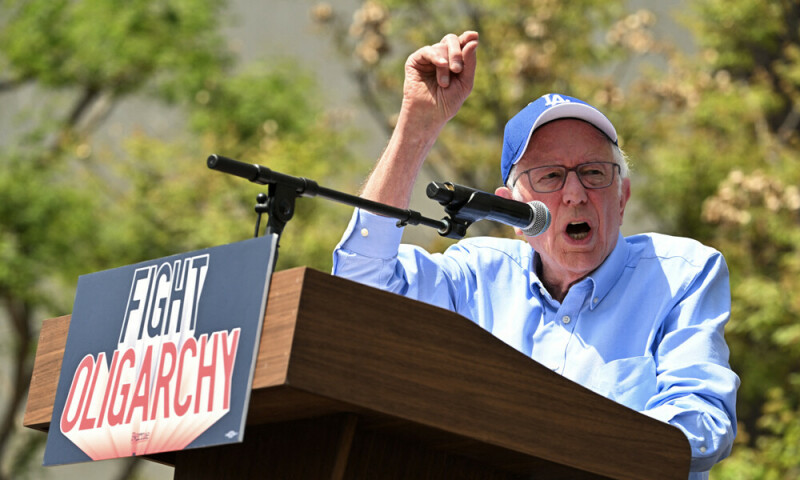 Bernie Sanders thrills Coachella crowd with surprise appearance - Life ...