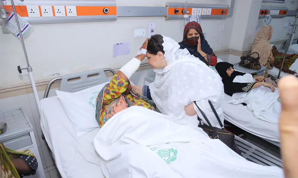 Senator Rubina Khalid visits BISP incident victims, announces ...