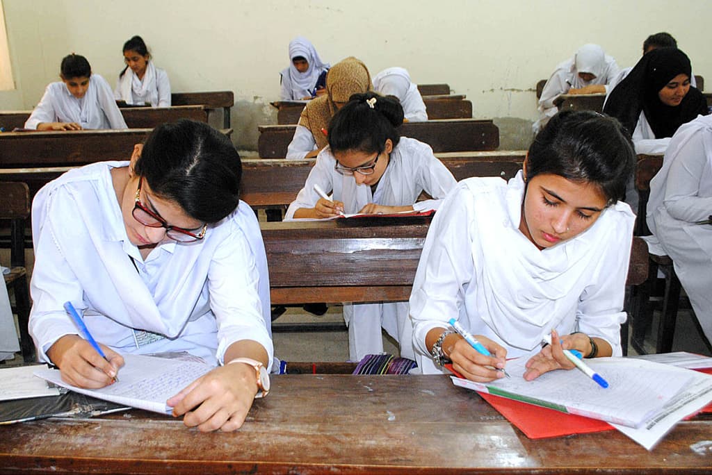 BISE extends date for enrollment of 9th class students with late fee ...
