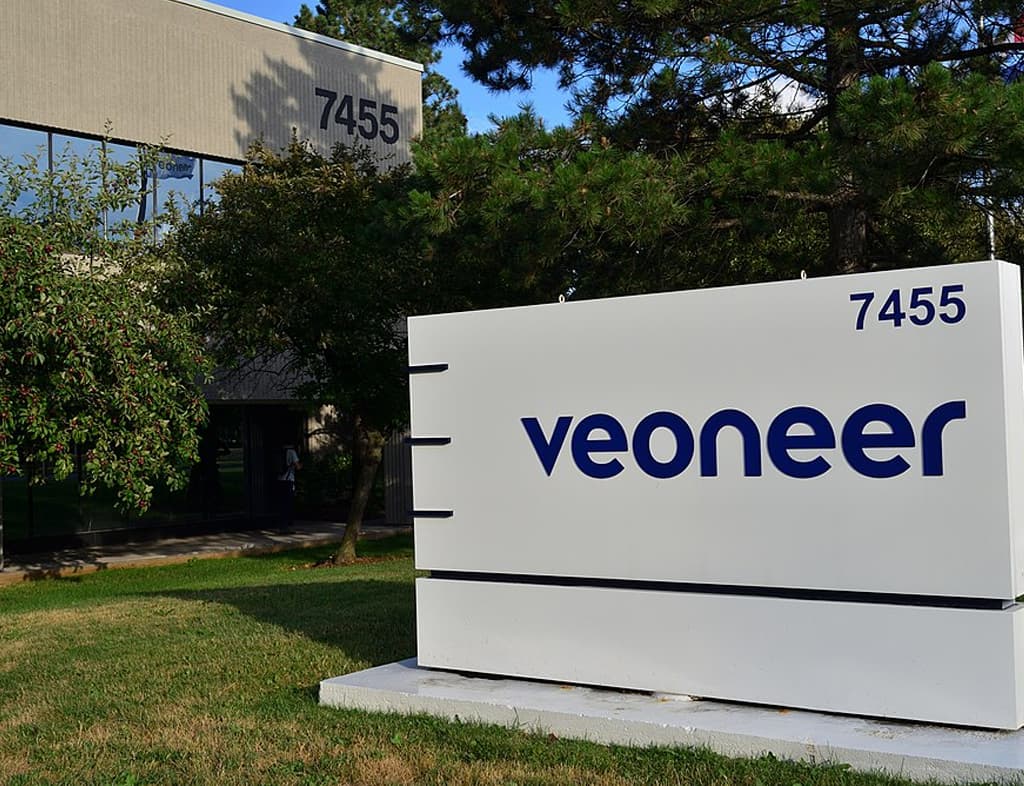 Veoneer sees strong 2021 organic sales growth, Q4 loss smaller than ...