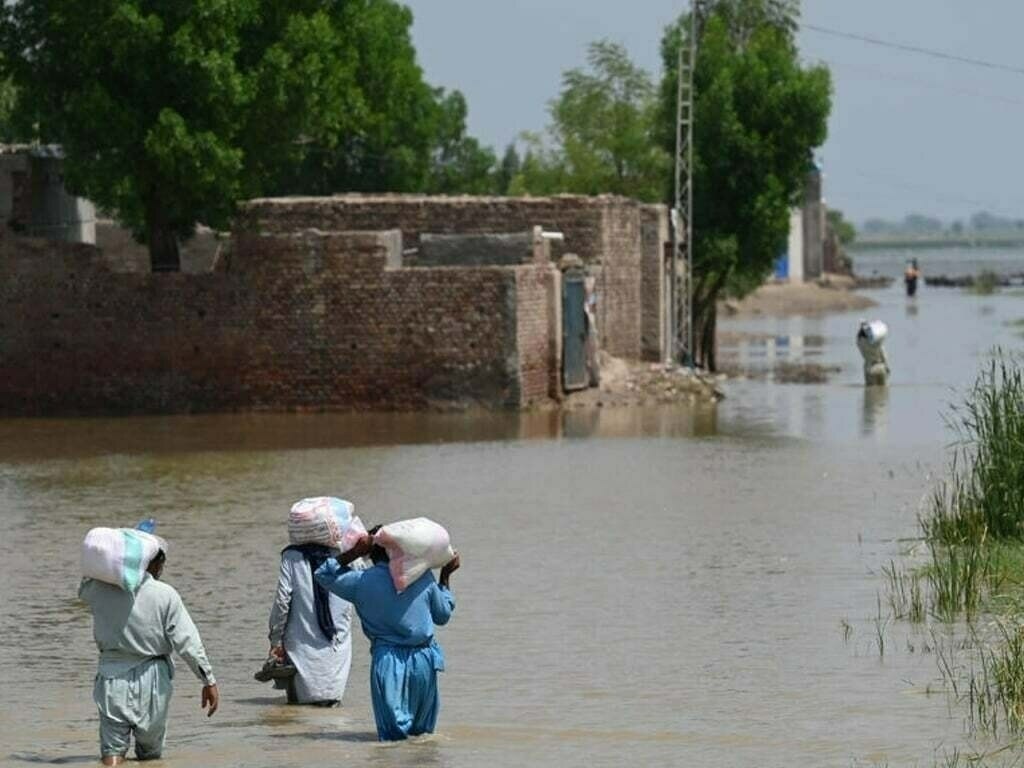 Nationwide death toll reaches 302: NDMA issues fresh ‘possible flash flood’ warning - Pakistan ...