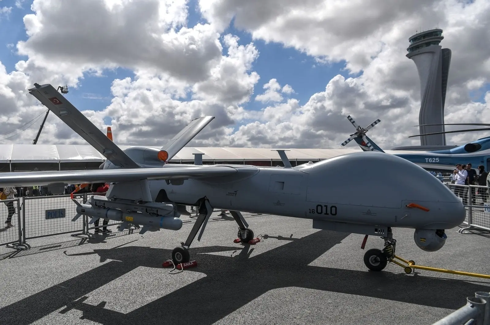 Turkiye plans drone facility in Pakistan in global defense push: report ...