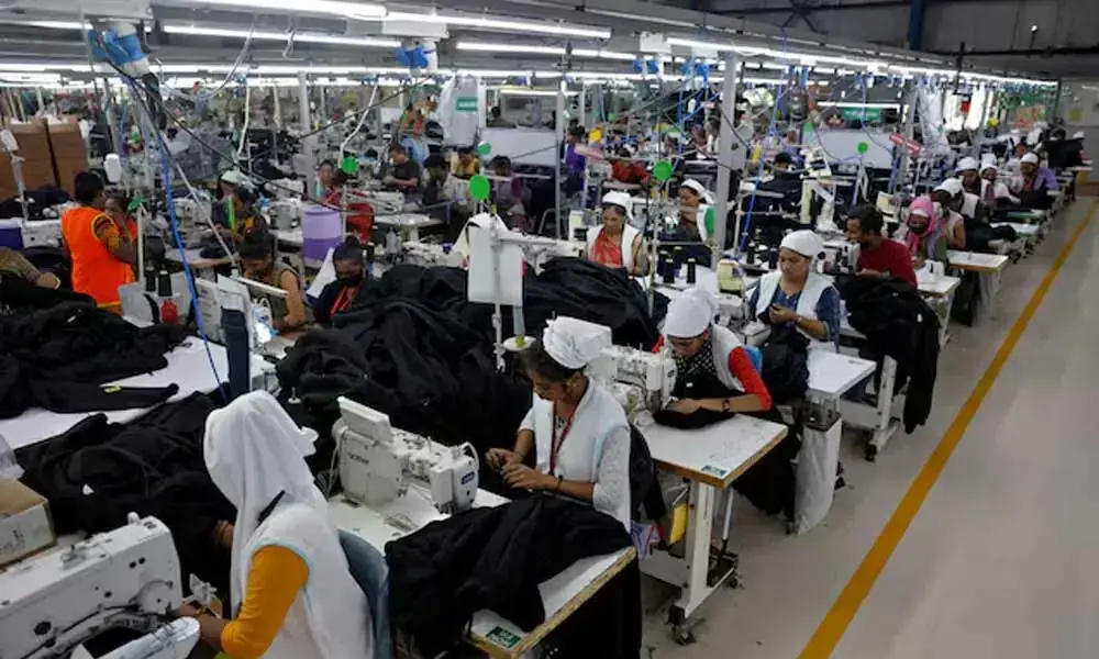 India private sector growth hits 10-month low in December, hiring ...