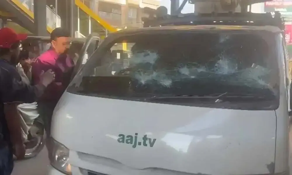 Reporter, cameraman injured as PTI workers attack Aaj News van ...