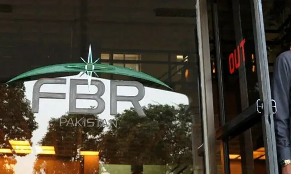 Green channel violation: Customs official penalised for turning a blind ...