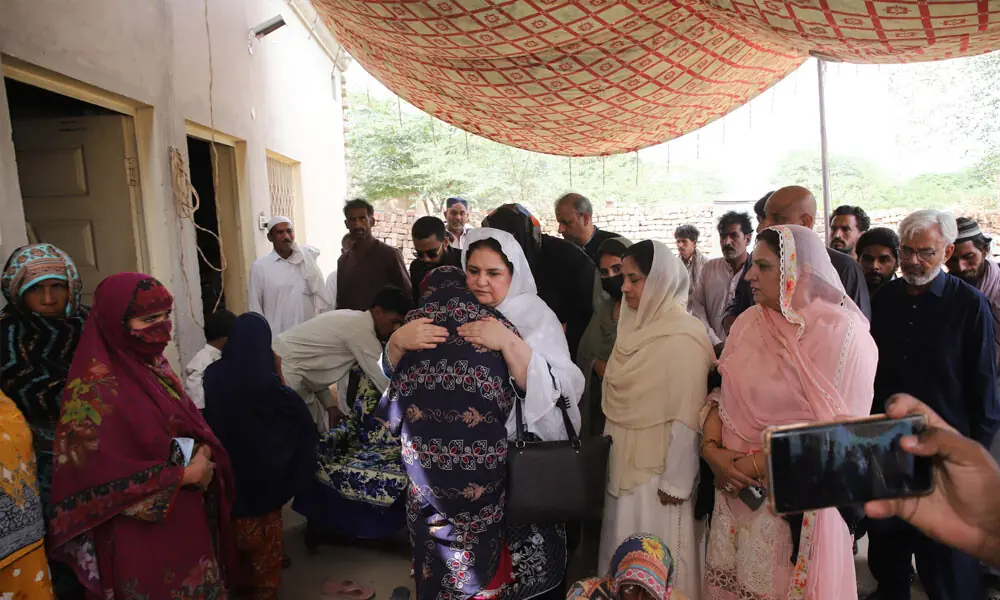 Senator Rubina Khalid visits BISP incident victims, announces ...