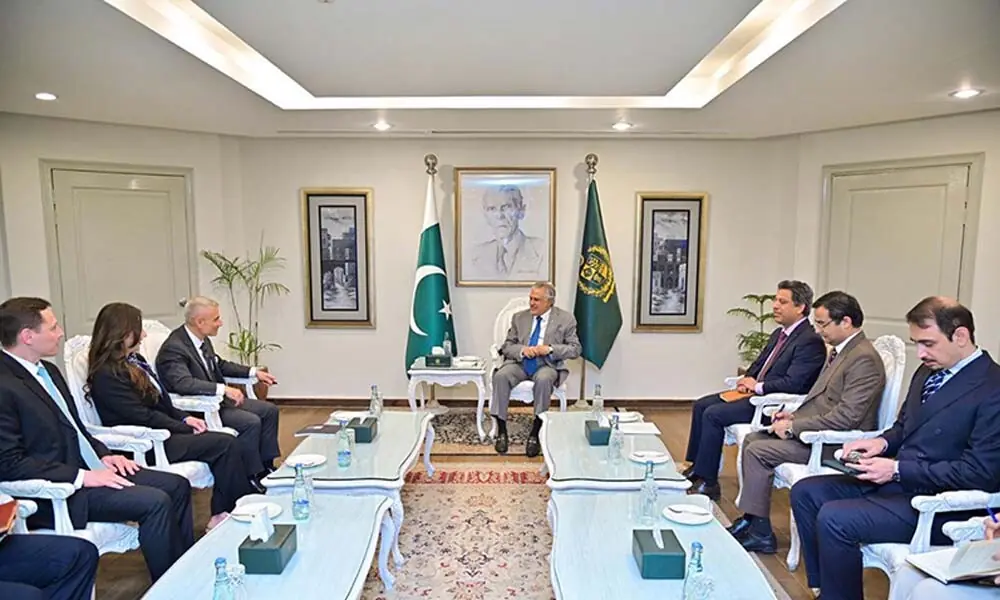 US official meets Dar - Pakistan - Business Recorder