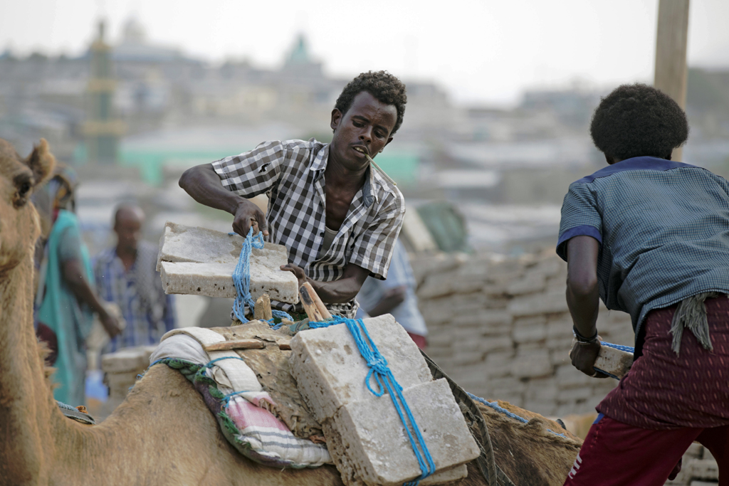 Modern life intrudes on Ethiopia's ancient salt trade Â Â Â - World ...