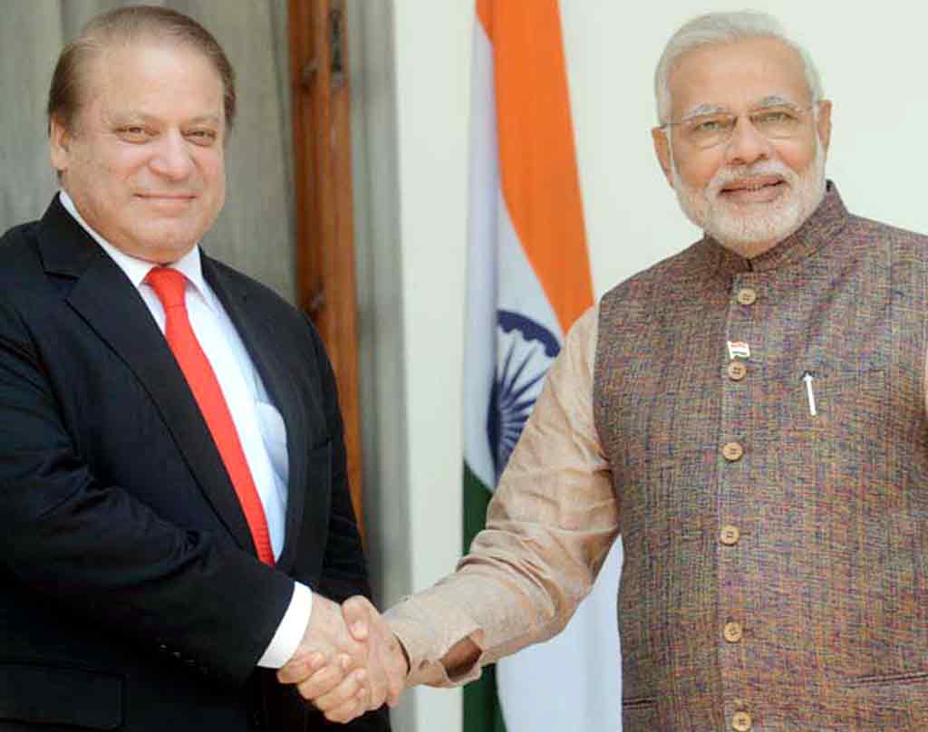 Nawaz, Modi exchange greetings at SCO summit - Business Recorder