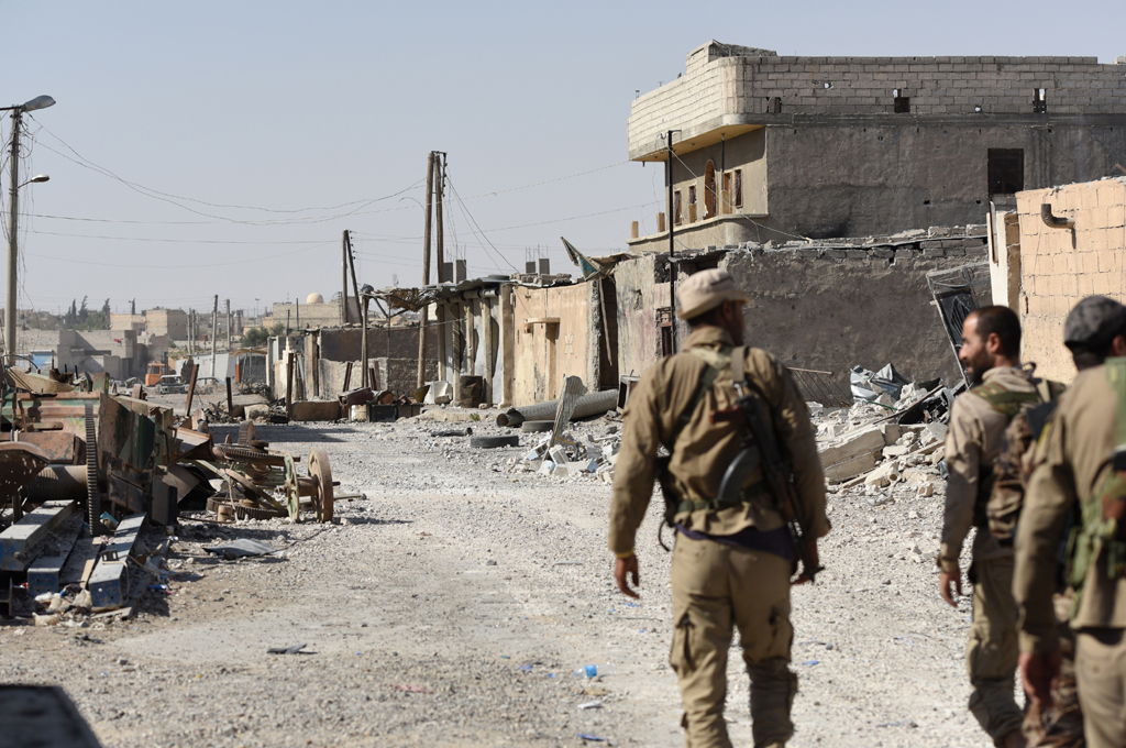 3,000 civilians flee Syria's Raqa under deal: militia spokesman ...