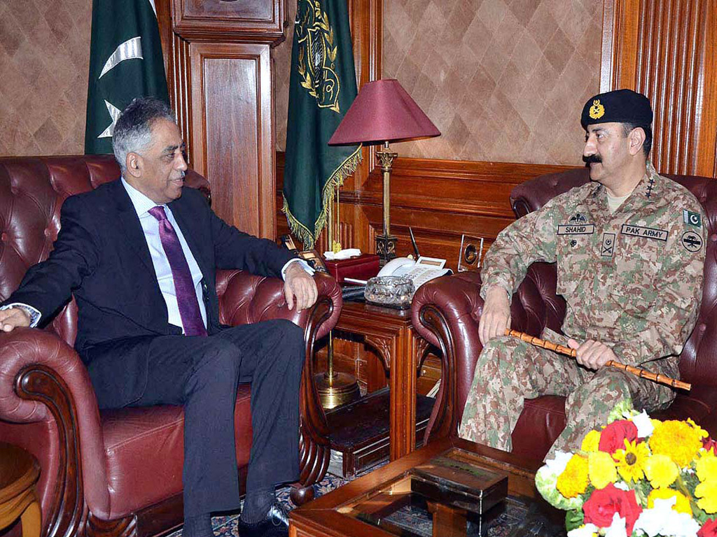 Corps Commander Karachi calls on Sindh Governor - Business & Finance ...