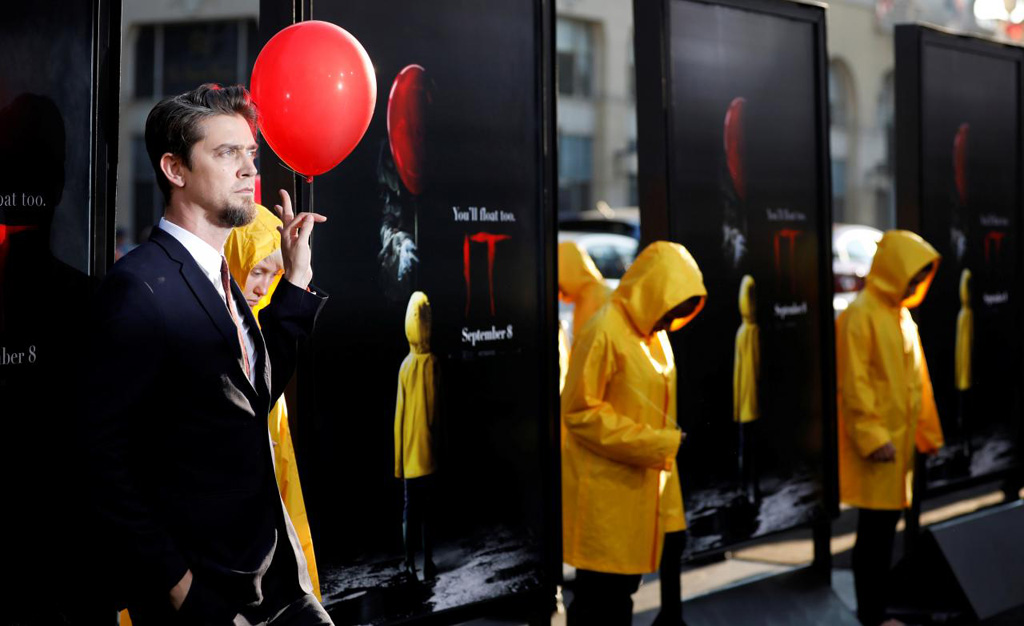 Box Office: Stephen King's 'It' Smashes Records With Massive $117 ...