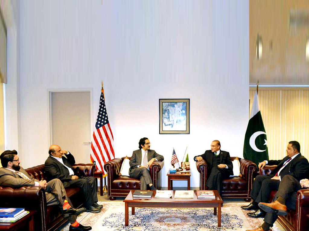 Dr. Ijaz calls on Aizaz Chaudhry - Business & Finance - Business Recorder