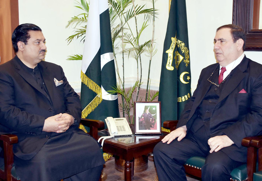 Iraqi Ambassador calls on Defence Minister - Business Recorder