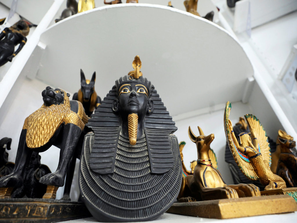 Pharaonic statues - Business Recorder