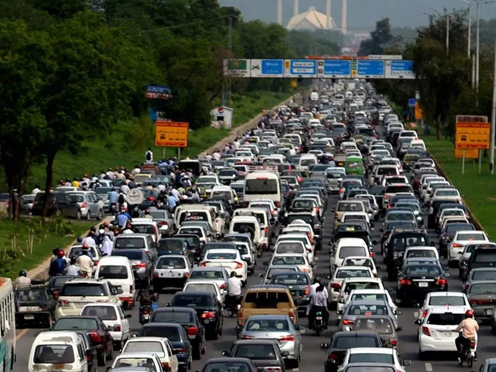 Commuters demands completion of winding of Expressway - Business ...