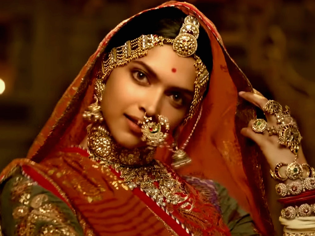 Watch Deepika as ‘Padmavati’ dancing to ‘Hips Don’t Lie’ - Life & Style ...