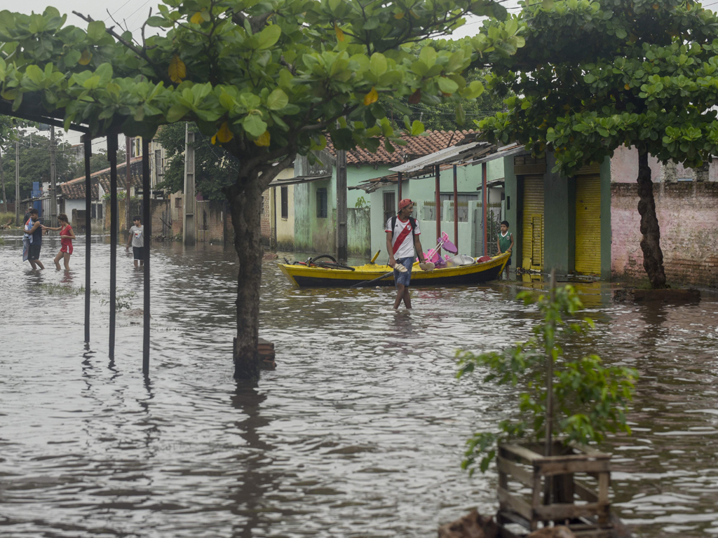Flooding in Paraguay's capital due to heavy rain - World - Business ...
