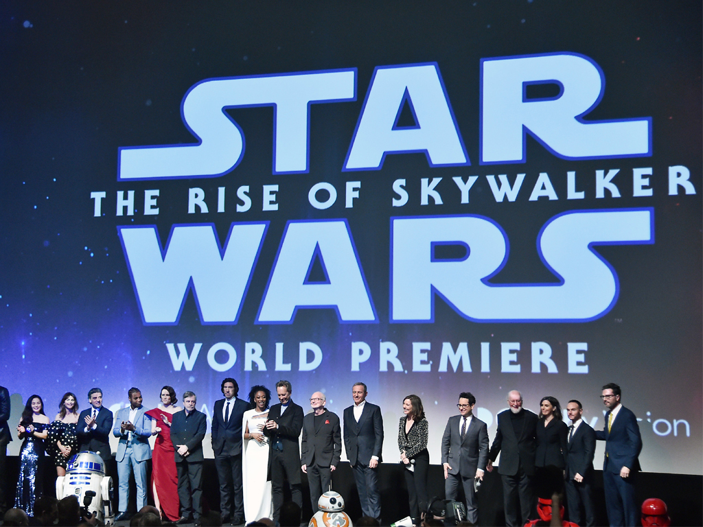 Final 'Star Wars' film grips Hollywood on its world premiere - Life ...
