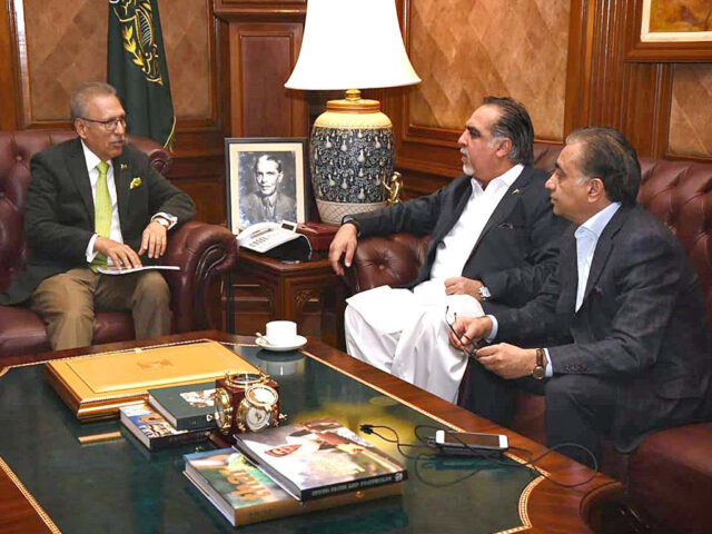 Federal Govt want to take along all Sindh stakeholders: Alvi - Pakistan ...
